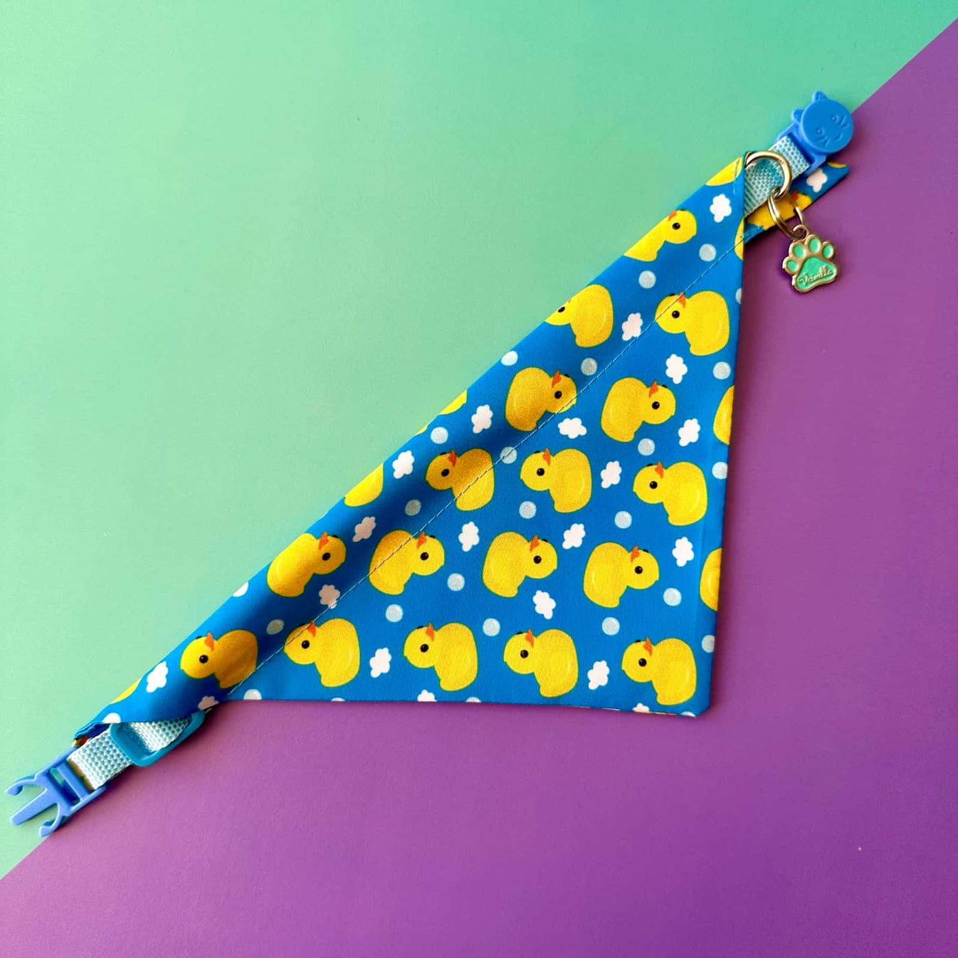 Pañoleta para gatos Patos azul – Vainilla